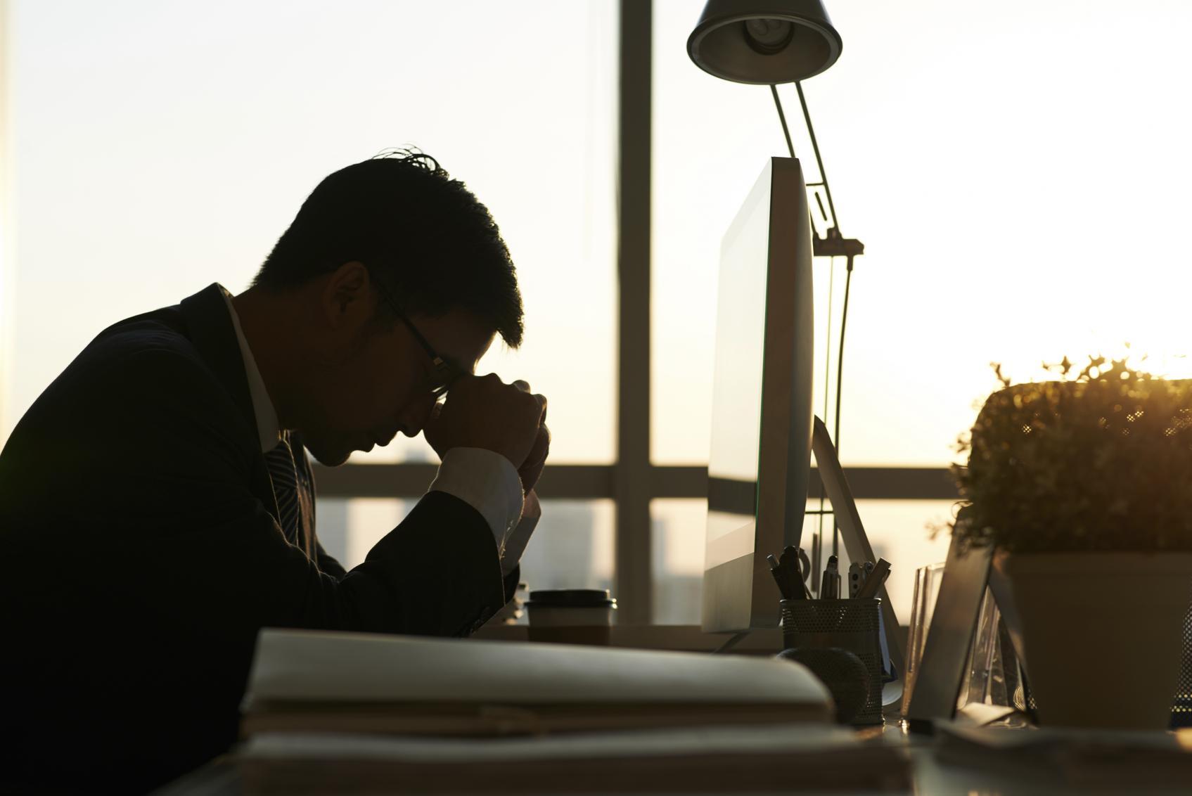 Descubra as causas da sensação de CABEÇA PESADA